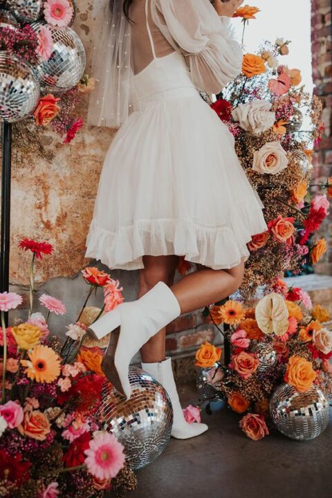 Retro Wedding Themes: 32 Inspiring Ideas For A Timeless Celebration